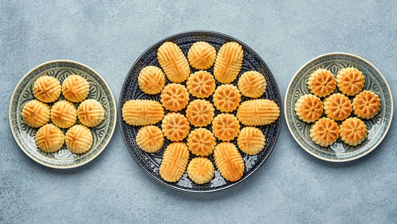 Maamoul (Date Cookies) - Middle Eastern Food and Pastry
